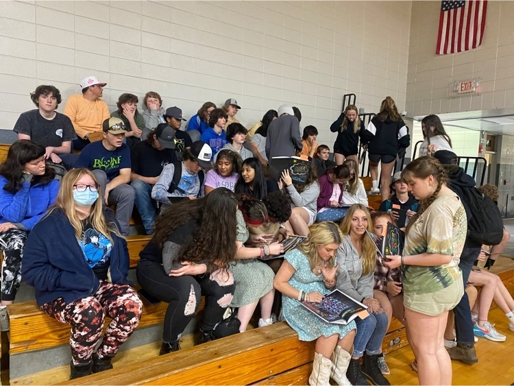 Live Feed | Avery Middle School